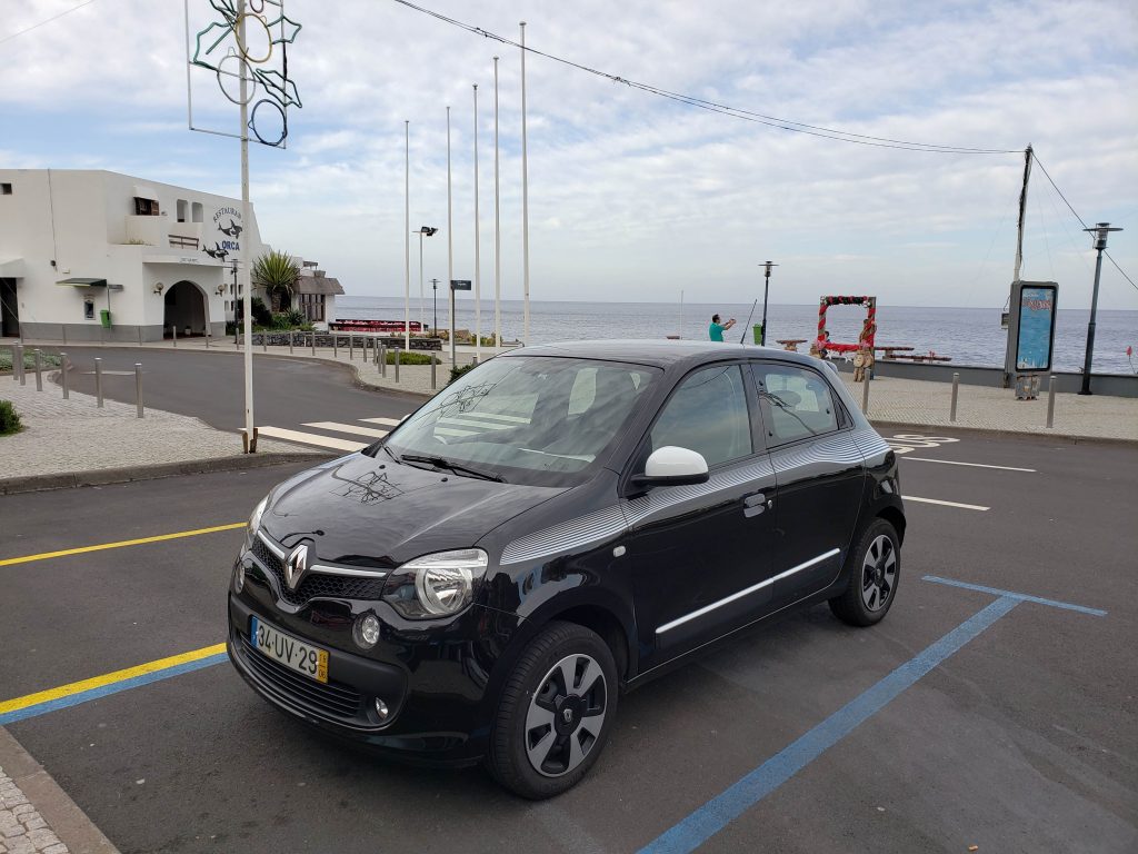 Renault Twingo: the Slowest Meme in the World – DriverMod